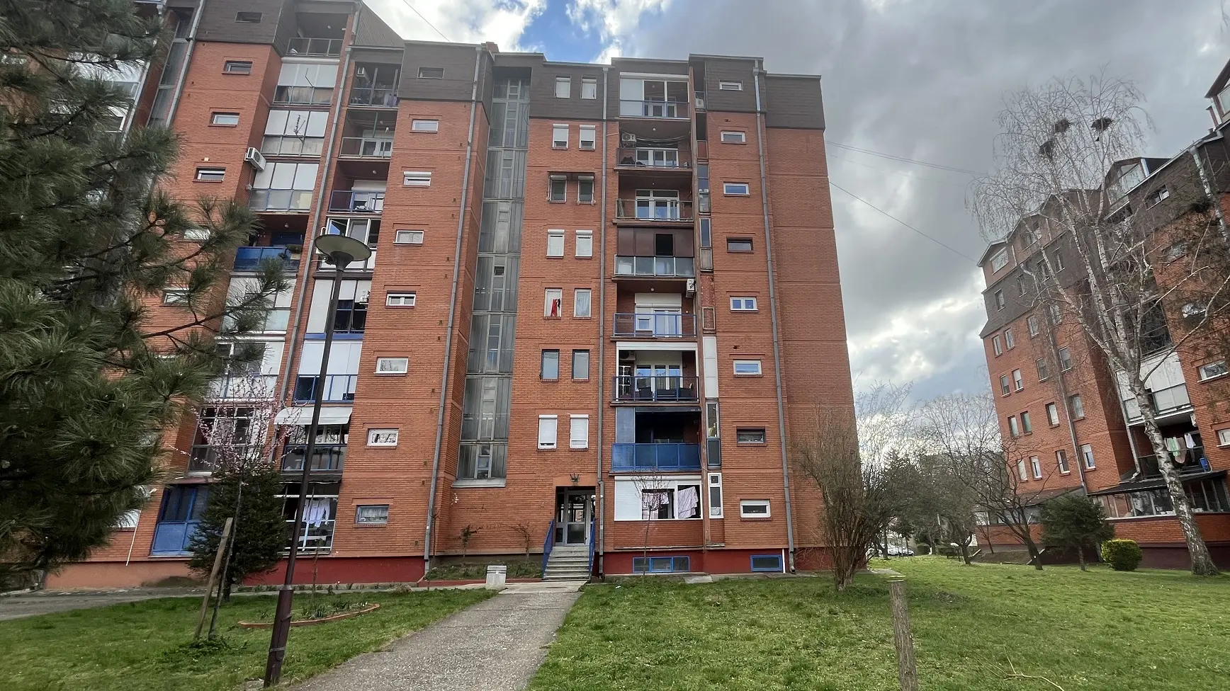 Osumnjičen za ubistvo roditelja u Čačku: Muškarcu određen pritvor i smeštanje u zdravstvenu ustanovu